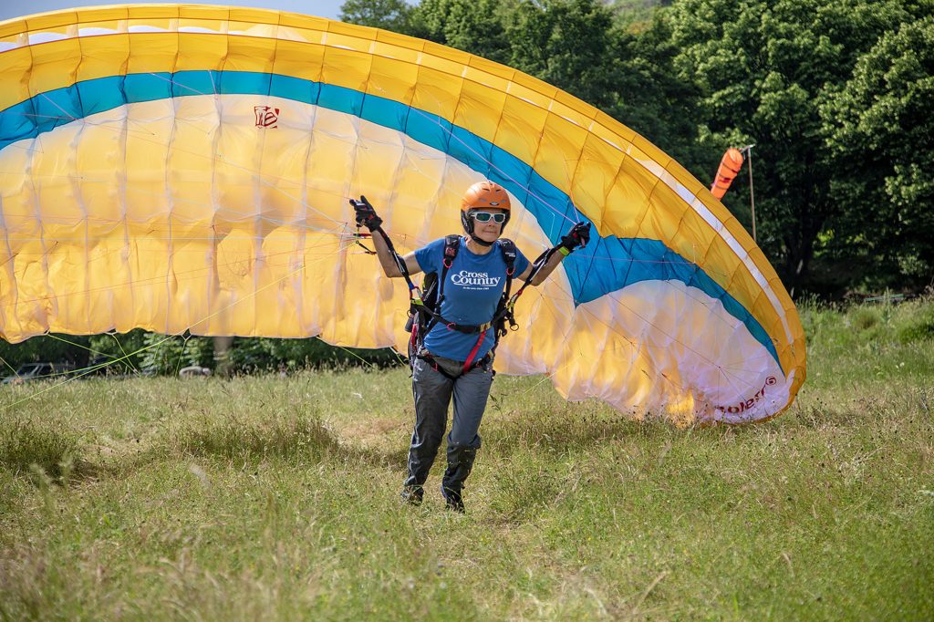front-launch | Paragliding: The Beginner's Guide